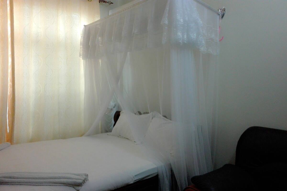 Quarto casal luxo | Escrivaninha, Wi-Fi de cortesia