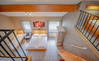 Quarto família | Frigobar, escrivaninha, berços (sobretaxa), Wi-Fi de cortesia