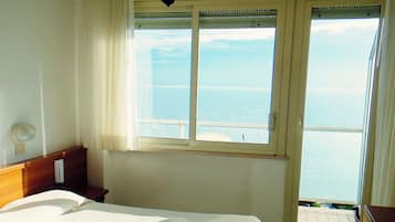 Cofre no quarto, secretária, ferro/tábua de engomar, Wi-fi grátis