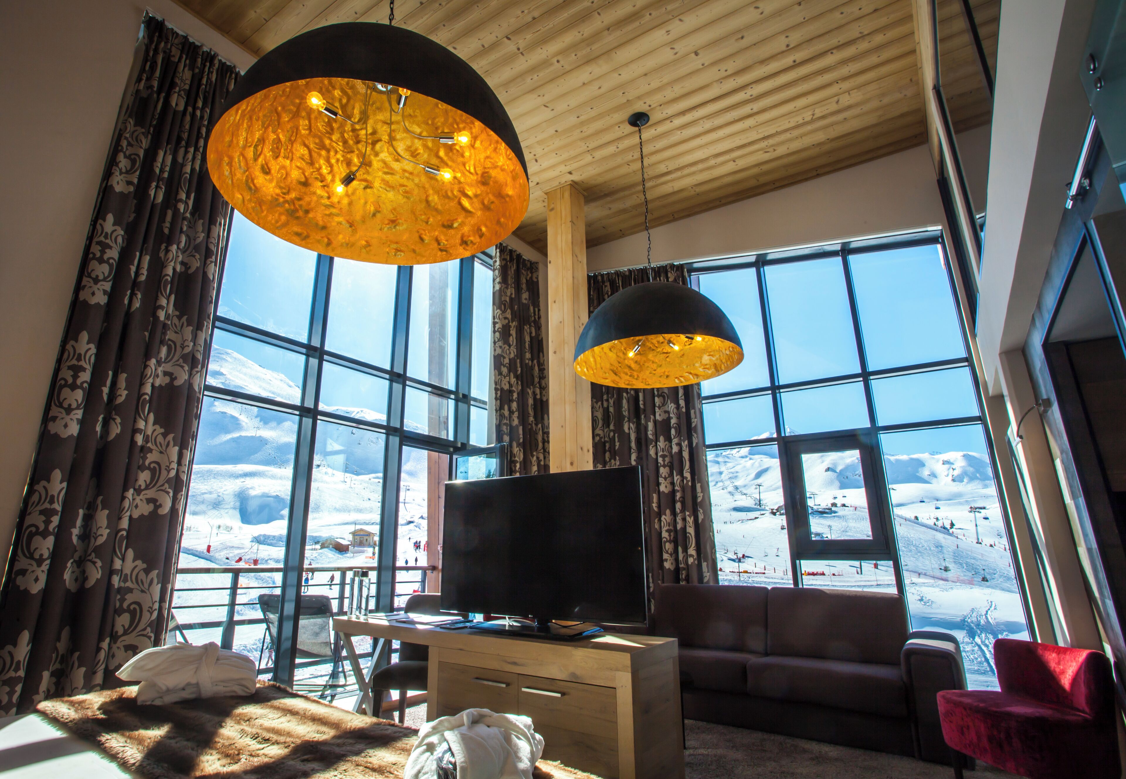 Suite Deluxe, 2 quartos, varanda, vista para a montanha | Roupa de alta qualidade, minibar, cofre no quarto 