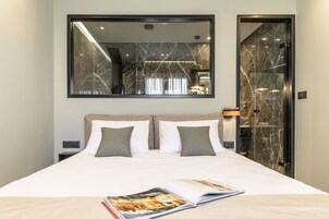 Vila, 1 quarto, piscina particular | 1 quarto, roupas de cama premium, cofres nos quartos