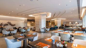 Café da manhã com buffet diário (THB 650 por pessoa)