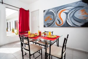Apartamento superior, 2 camas de casal | Vista para o pátio