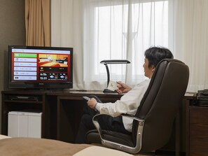 Secretária, Wi-fi grátis, roupa de cama fornecida 