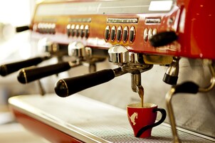 Pequeno-almoço (9 EUR por pessoa) 