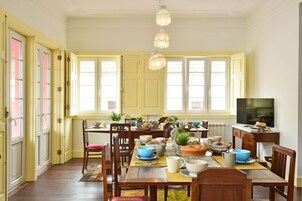 Pequeno-almoço continental diário incluído 