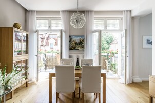 Apartamento, 1 quarto, sacada (Kitchenette) | Roupas de cama premium, cofres nos quartos