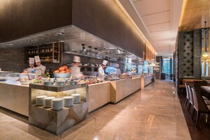 Pequeno-almoço tipo buffet diário (228 CNY por pessoa) 