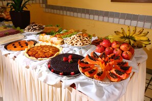 Pequeno-almoço tipo buffet diário incluído