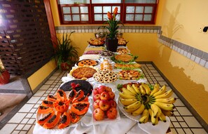 Pequeno-almoço tipo buffet diário incluído