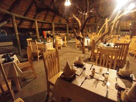 2 restaurantes, café da manhã, culinária internacional