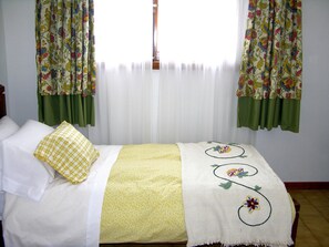 Quarto Duplo, 2 camas individuais, não fumadores | Roupa de cama fornecida 