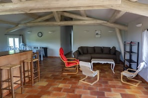 Apartamento, banheiro privativo