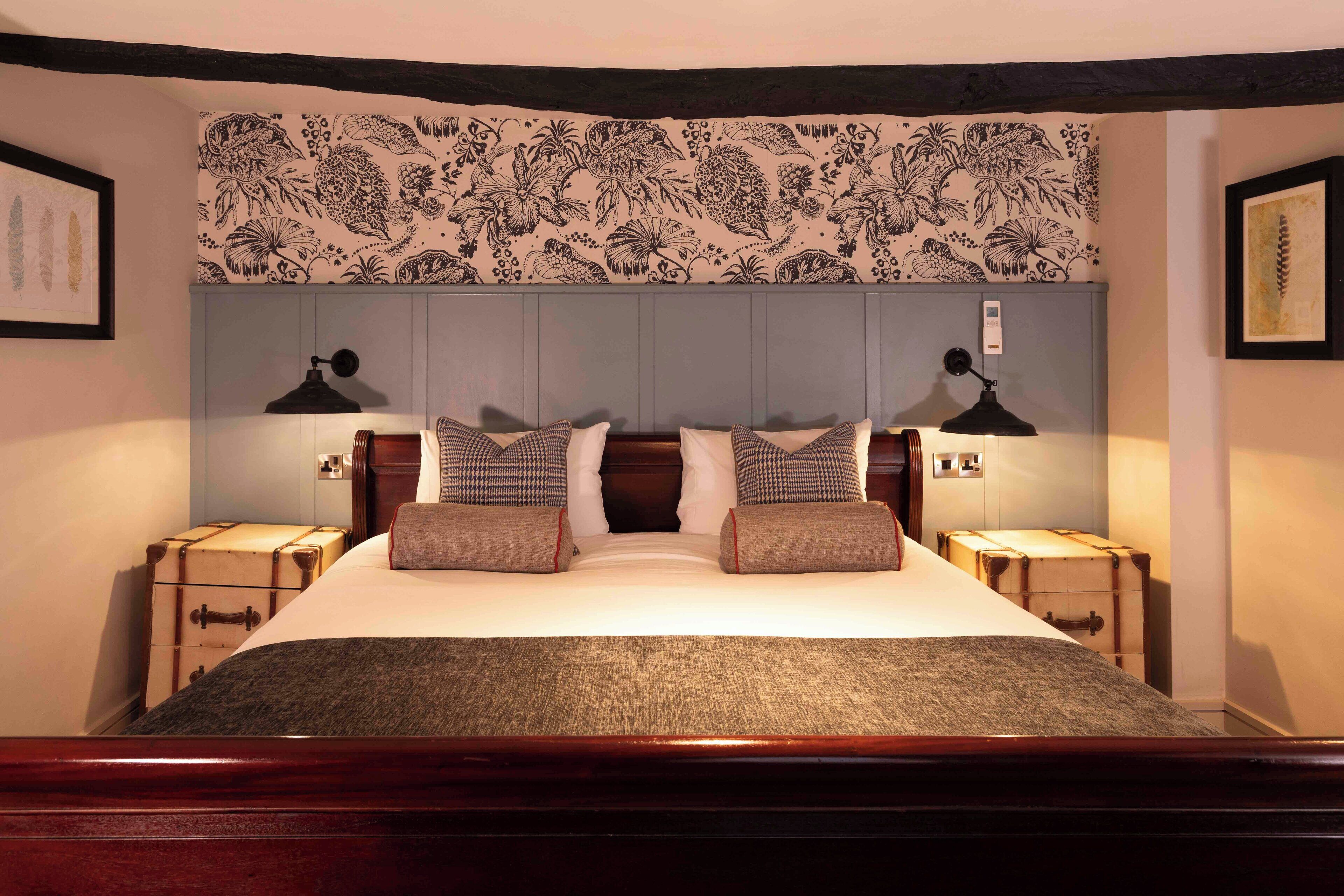 Secretária, Wi-fi grátis, roupa de cama fornecida 