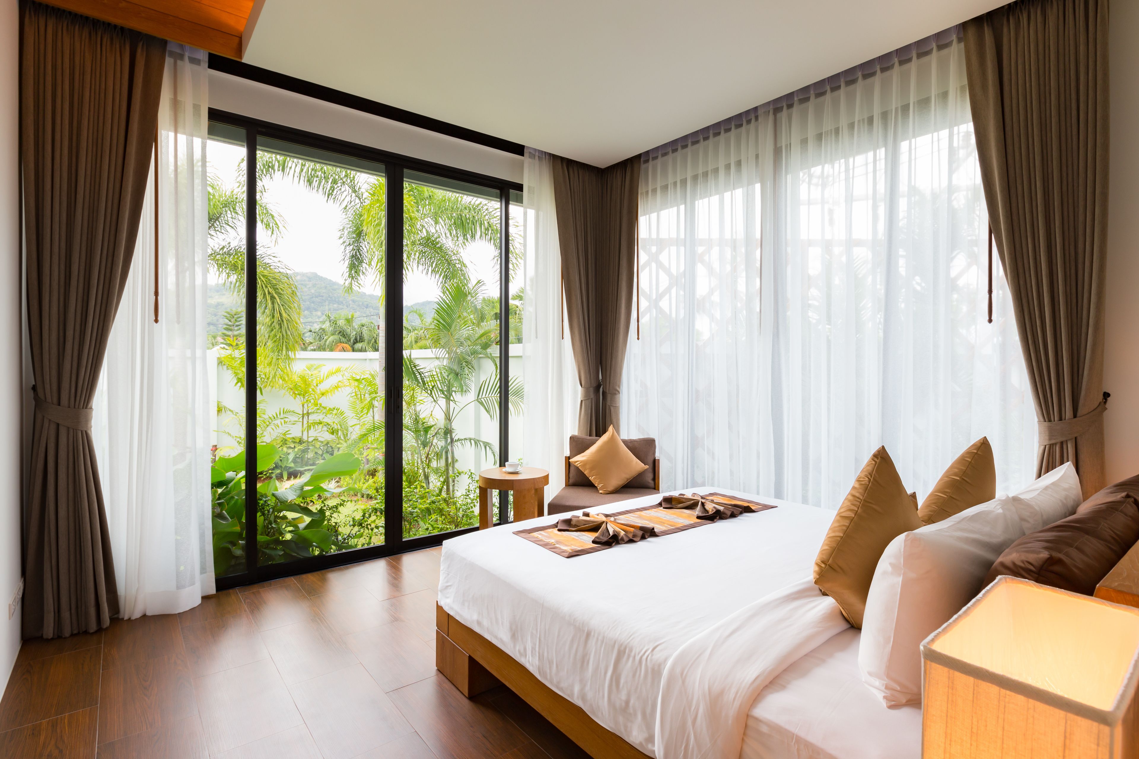 3 Bedroom Modern Zen Villa | Cofre no quarto, com decoração personalizada 