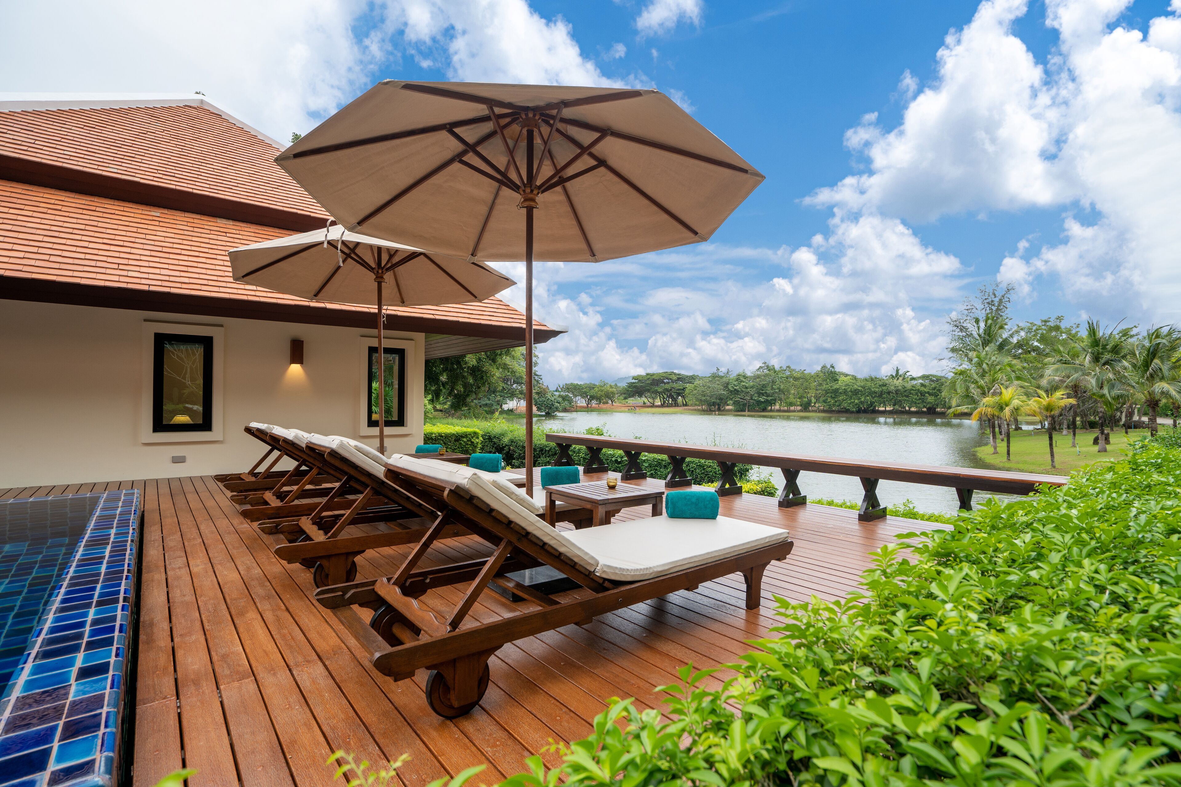 3 Bedroom Lake Front Villa | Vista para o lago