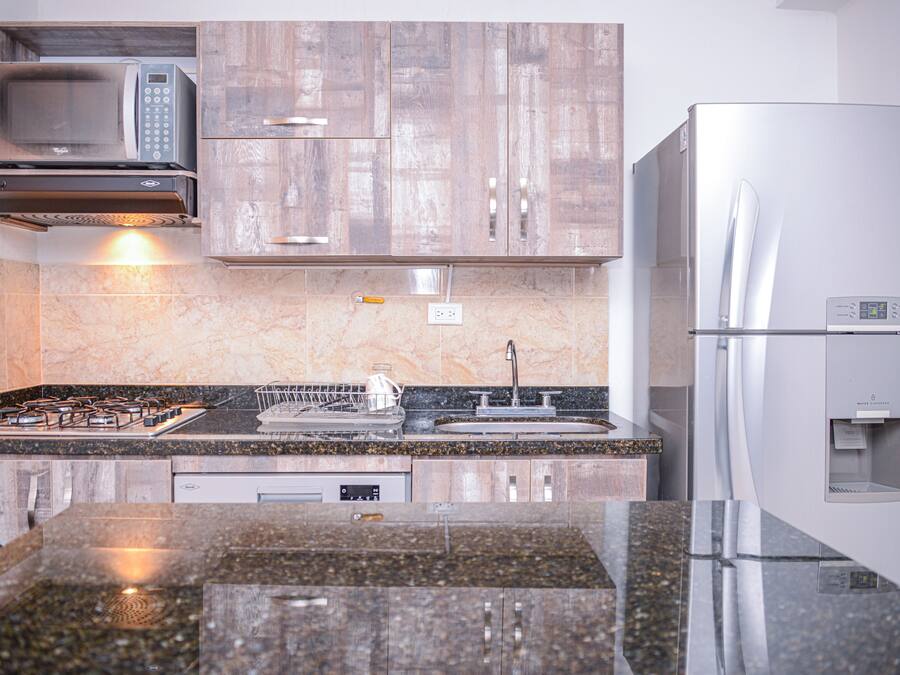 Apartamento Comfort, 3 quartos, banheira de hidromassagem grande, Vista para a cidade | Refeições no quarto