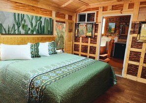 Cabana de Madeira de Luxo, 1 cama king-size, pátio | 1 quarto, roupa de alta qualidade, quartos insonorizados 