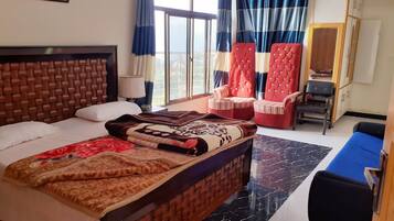 Secretária, cortinas/cortinados opacos, Wi-fi grátis