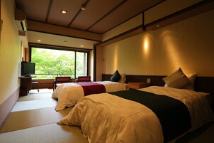 Quarto tradicional, 2 camas de solteiro (Japanese Style, 10 Tatami mats) | Escrivaninha, Wi-Fi de cortesia, roupa de cama
