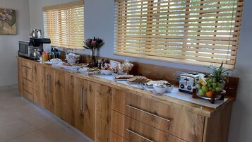 Pequeno-almoço tipo buffet incluído 