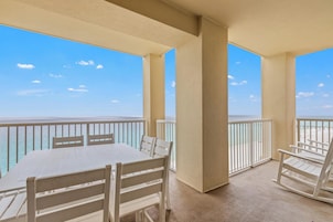 Apartamento em Condomínio Fechado, 3 quartos, vista para o oceano (1-1501) | Varanda