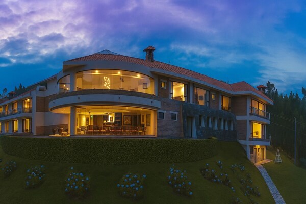 Medina Del Lago - Otavalo