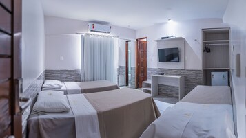 Frigobar, escrivaninha, Wi-Fi de cortesia, roupa de cama
