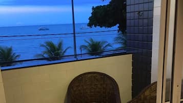 Frigobar, escrivaninha, Wi-Fi de cortesia, roupa de cama