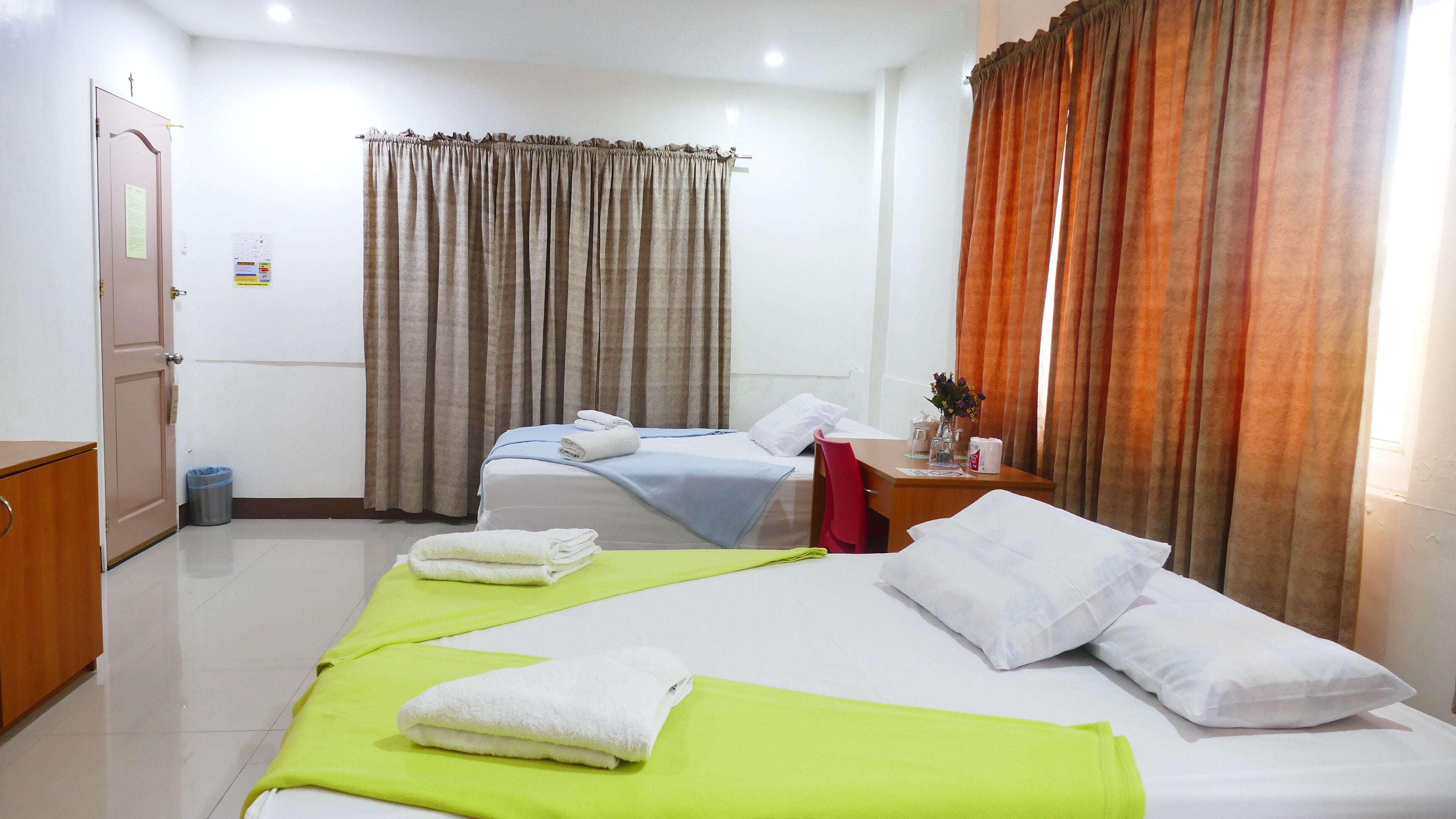 Quarto Quádruplo Premium, vista para o mar | Wi-fi grátis, roupa de cama fornecida 