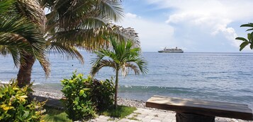 Vista para praia/oceano