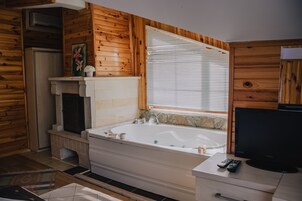Jakuzili Junior Suite | Cortinas blackout, quartos à prova de som, ferros/tábuas de passar roupa