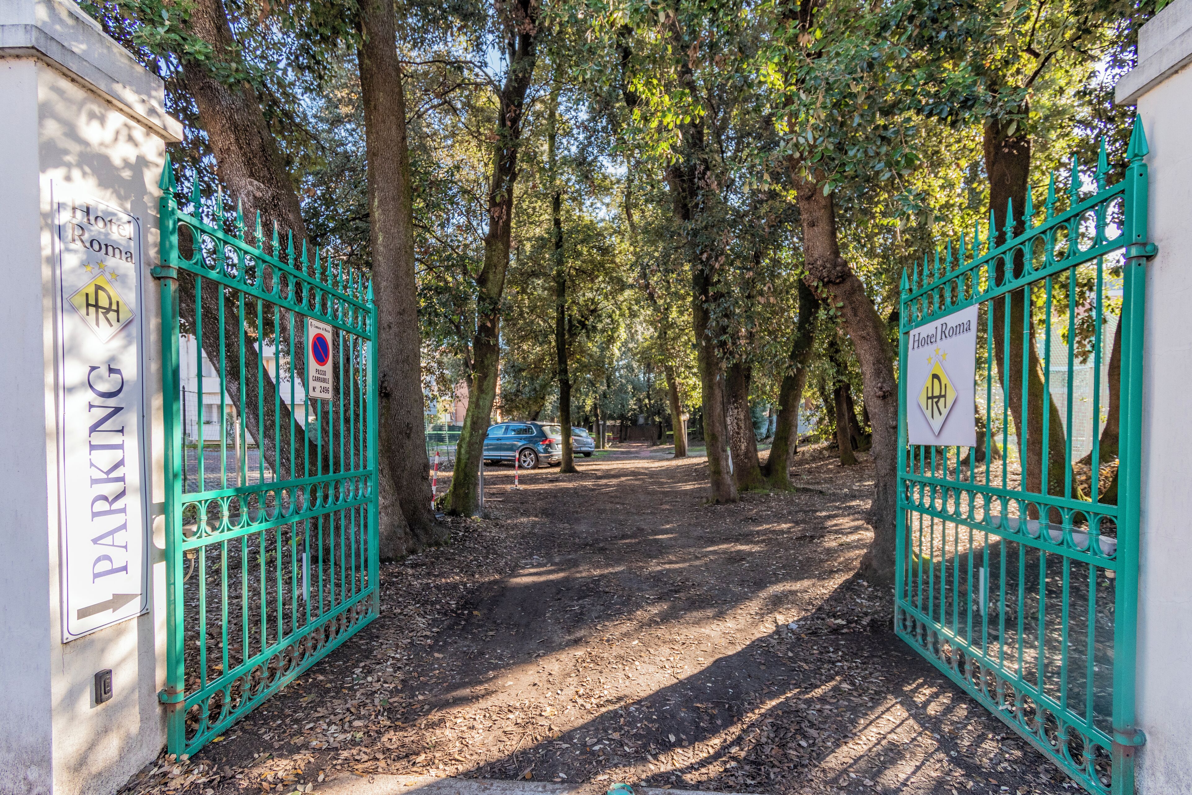 Estacionamento sem assistência (pago) (EUR 10 por noite) 