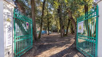 Estacionamento sem assistência (pago) (EUR 10 por noite)