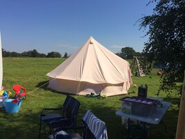 Cortinas/cortinados opacos, quartos insonorizados 