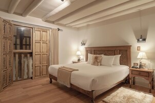 Suíte | Roupas de cama premium, edredons de pluma, cofres nos quartos