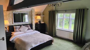 Roupa de alta qualidade, com decoração personalizada