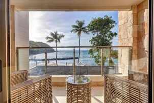 Roupa de alta qualidade, minibar grátis, cofre no quarto, secretária 