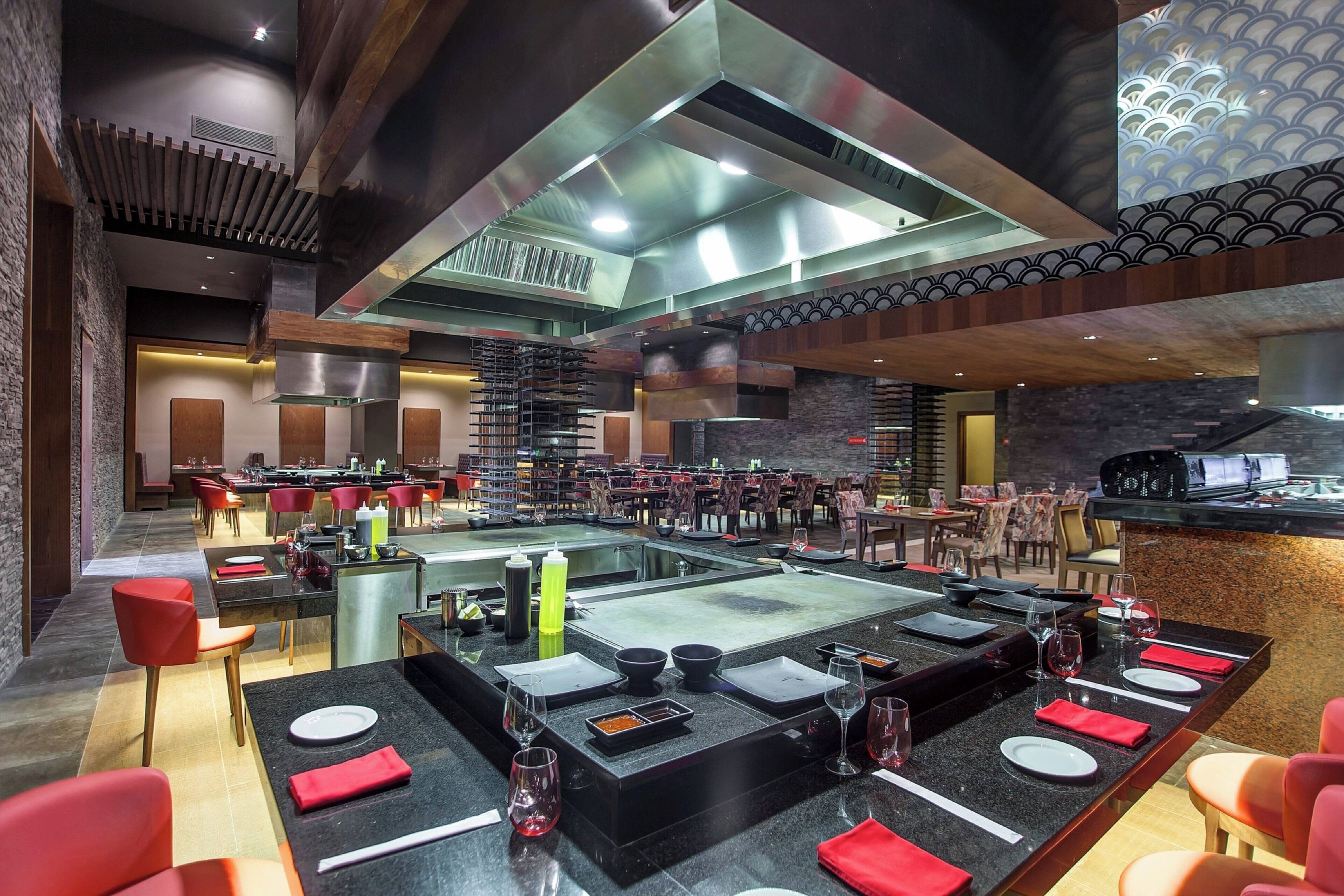 9 restaurantes: servem pequenos-almoços, almoços e jantares