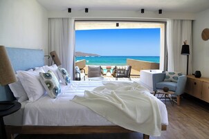 Pure Haven, Sea Front with Private Pool | Roupa de alta qualidade, edredões de penas, minibar, cofre no quarto 