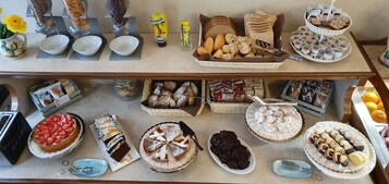 Pequeno-almoço tipo buffet diário incluído 