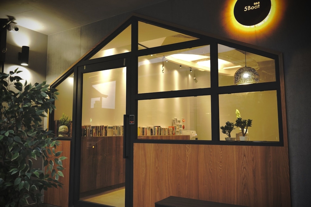 日月潭五船民宿 - 信義鄉