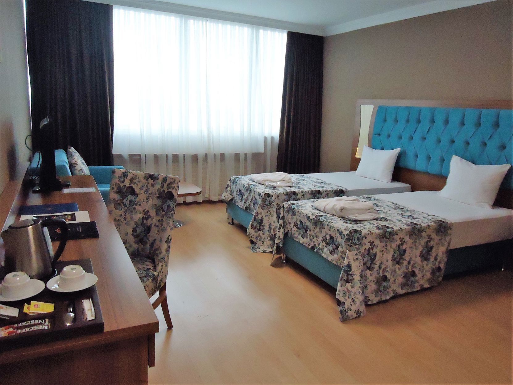 Roupas de cama premium, frigobar (abastecido com itens grátis)