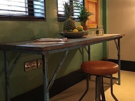 Lençóis de algodão egípcio, roupa de alta qualidade, cofre no quarto 