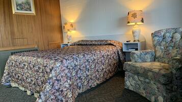 Quarto Standard, 1 cama queen-size | Com decoração personalizada, com mobília individualizada, secretária