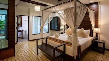 Suite | Roupas de cama premium, frigobar, cofres nos quartos, escrivaninha