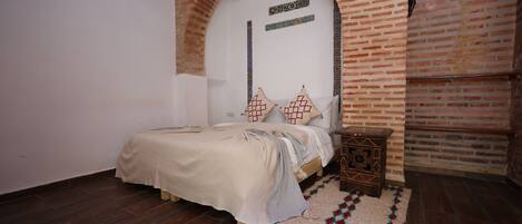 Quarto Duplo Deluxe | Lençóis de algodão egípcio, roupa de alta qualidade, edredões de penas