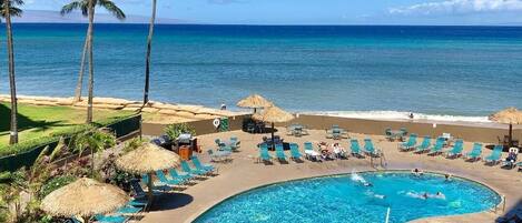 Apartamento em Condomínio Fechado, 1 quarto | Piscina | Piscina exterior, espreguiçadeiras