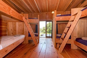 Casa superluxo, 5 quartos, vista para a baía, de frente para a praia | 5 quartos, escrivaninha, ferros/tábuas de passar roupa, roupa de cama