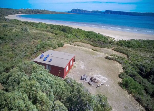 Cloudy Bay Cabin - Bruny Island